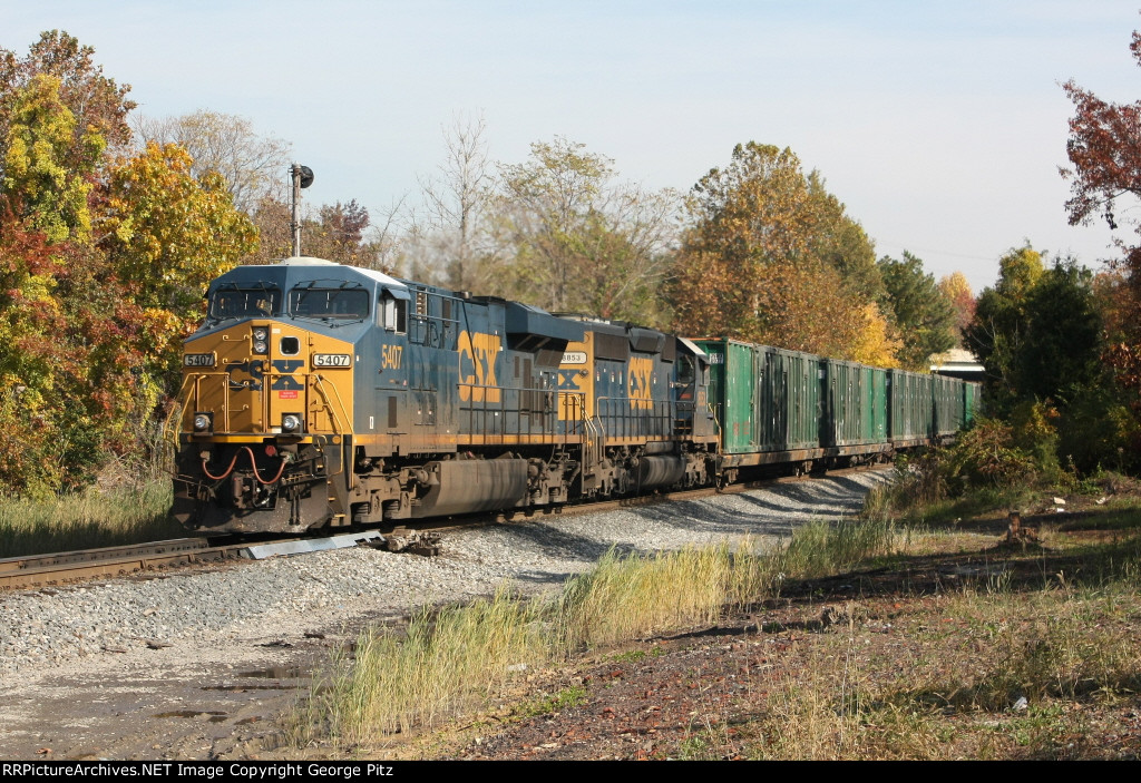 CSX train Q703